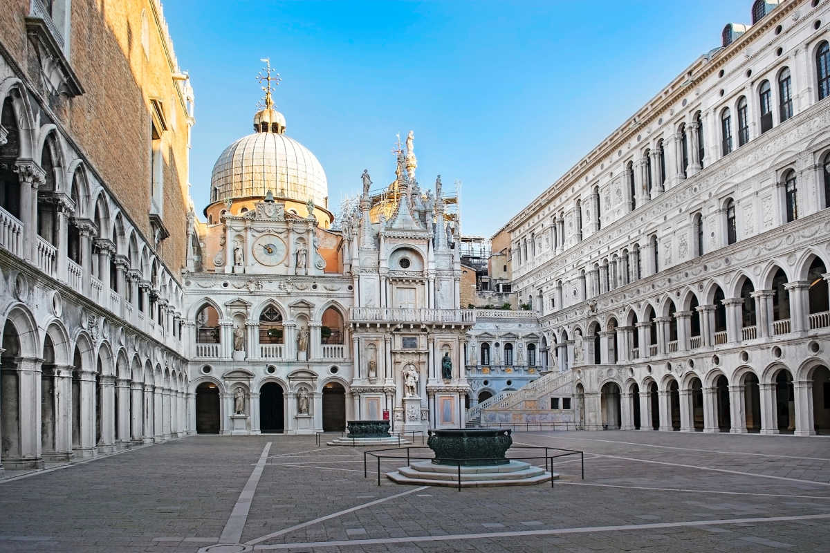 55 Best Castles in Europe to Visit on Your Travels - Groups Are A Trip